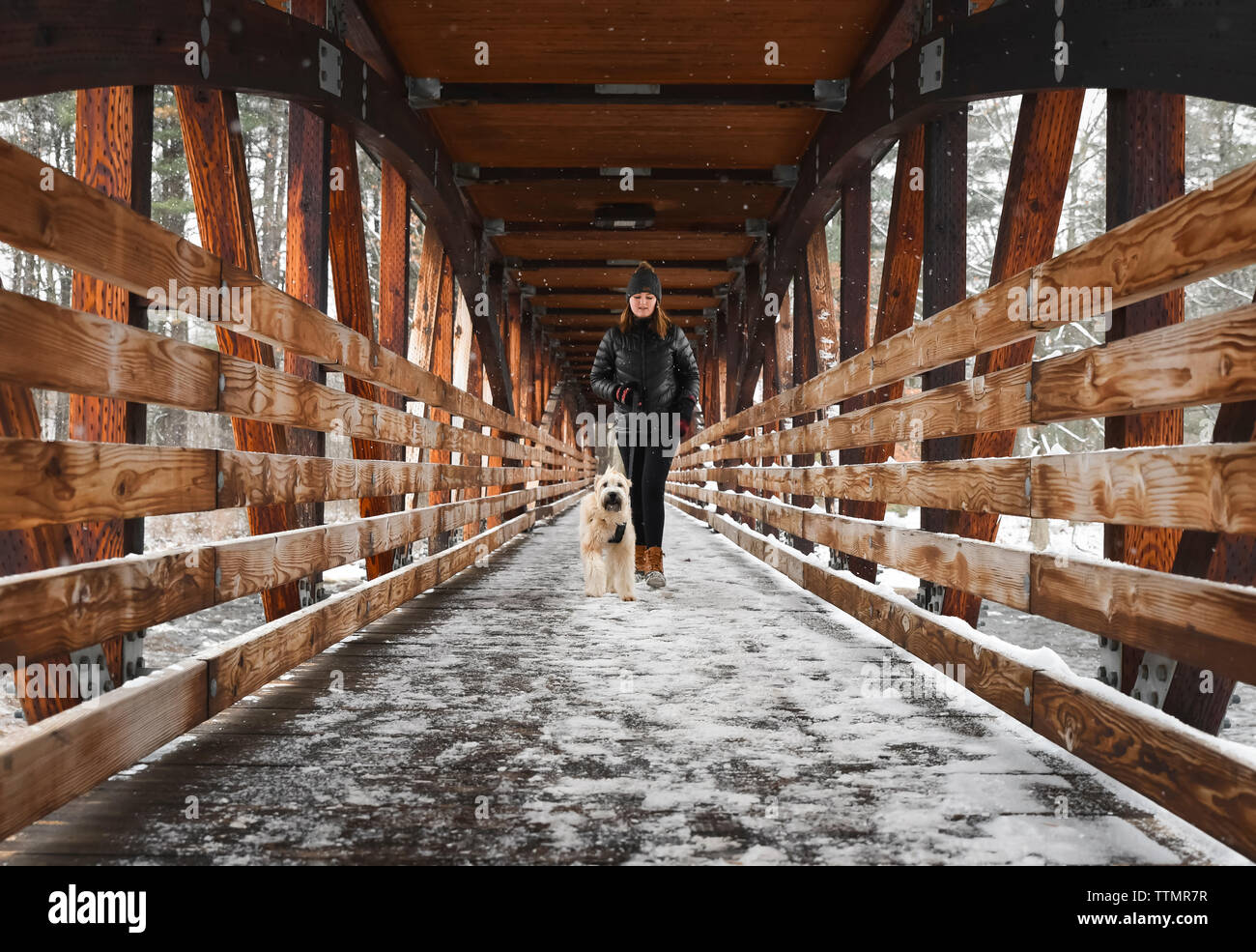 Covered walking bridge hi-res stock photography and images - Alamy