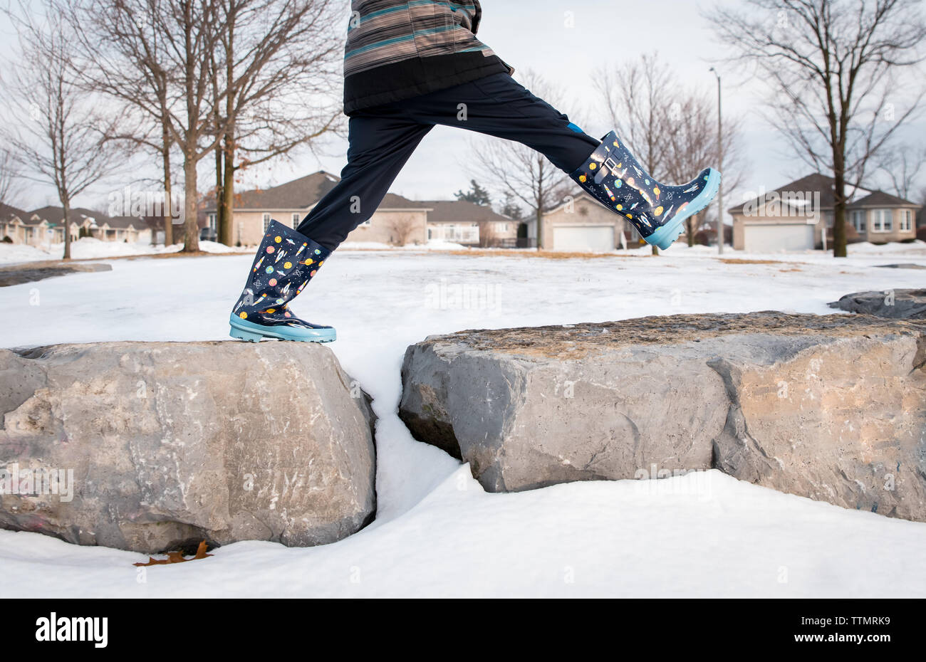 Boys legs hi-res stock photography and images - Alamy