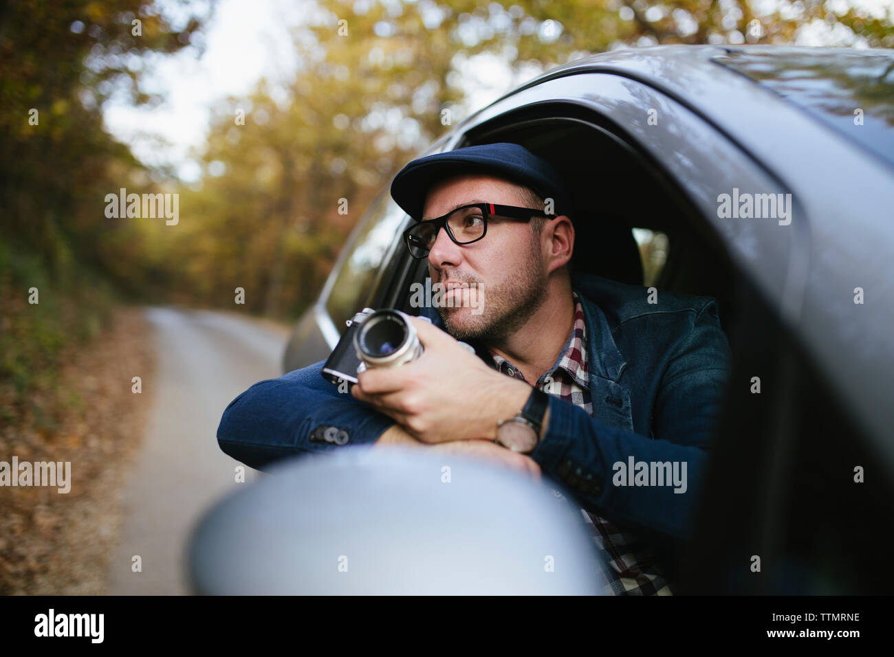 View through front car window hi-res stock photography and images - Alamy