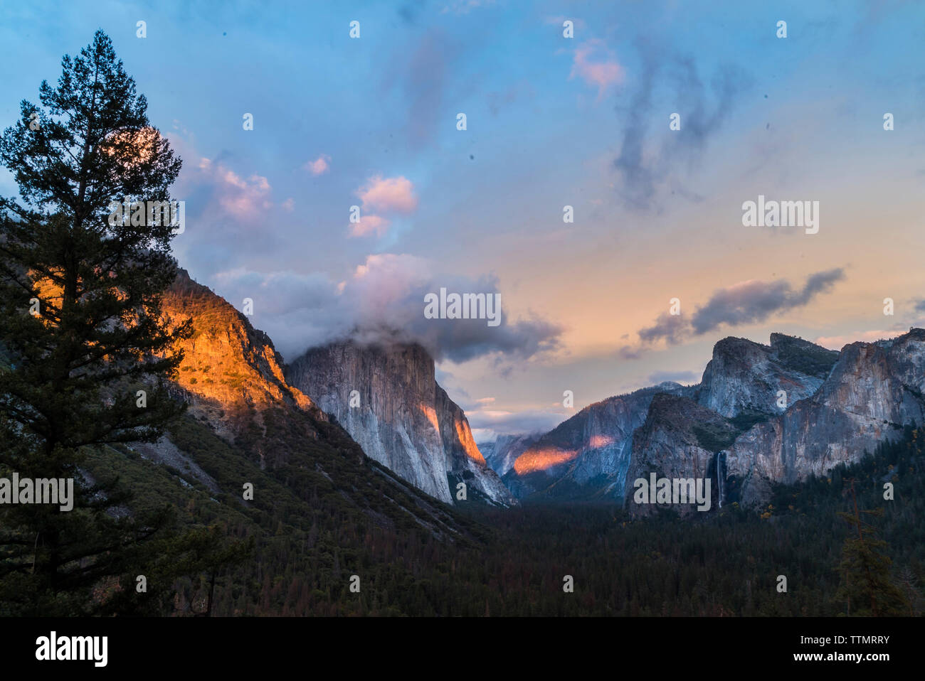 California mountain ranges hi-res stock photography and images - Alamy