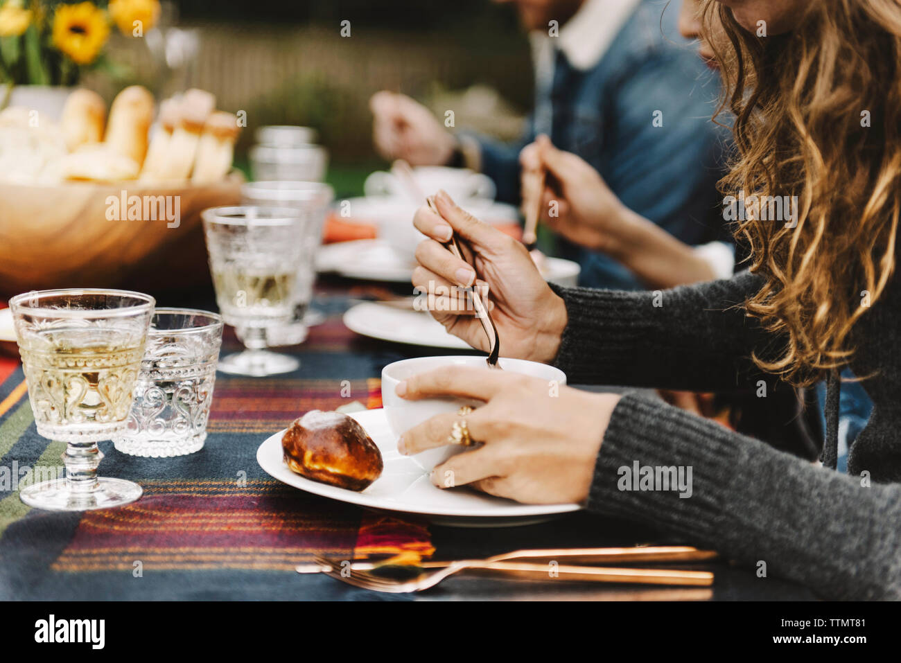 Potluck woman hi-res stock photography and images - Alamy