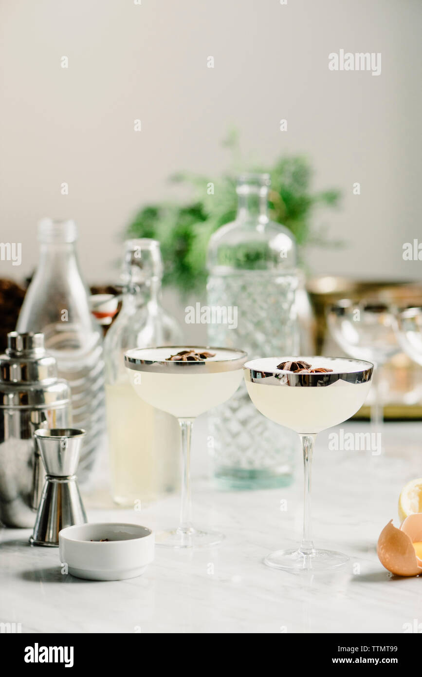 Table of drinks bottles glasses hi-res stock photography and images - Alamy