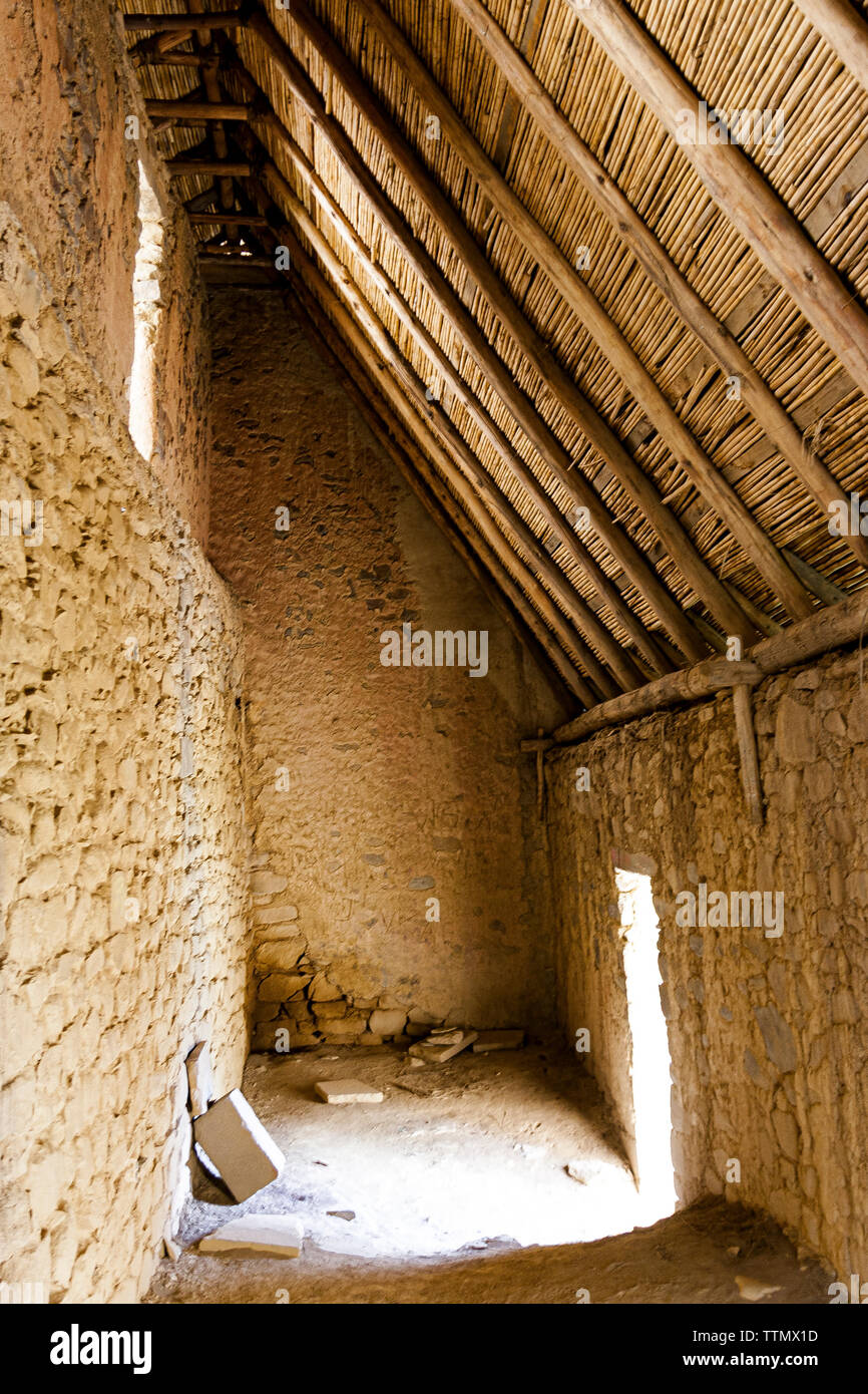 Inside an Inca storage house Stock Photo - Alamy