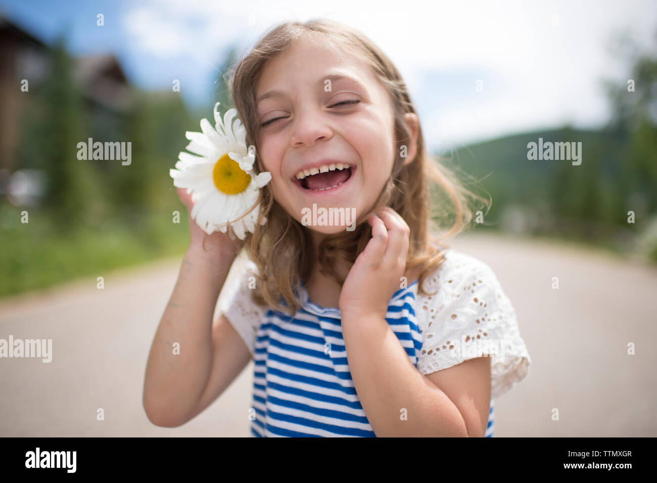 White mouth day flower hi-res stock photography and images - Alamy
