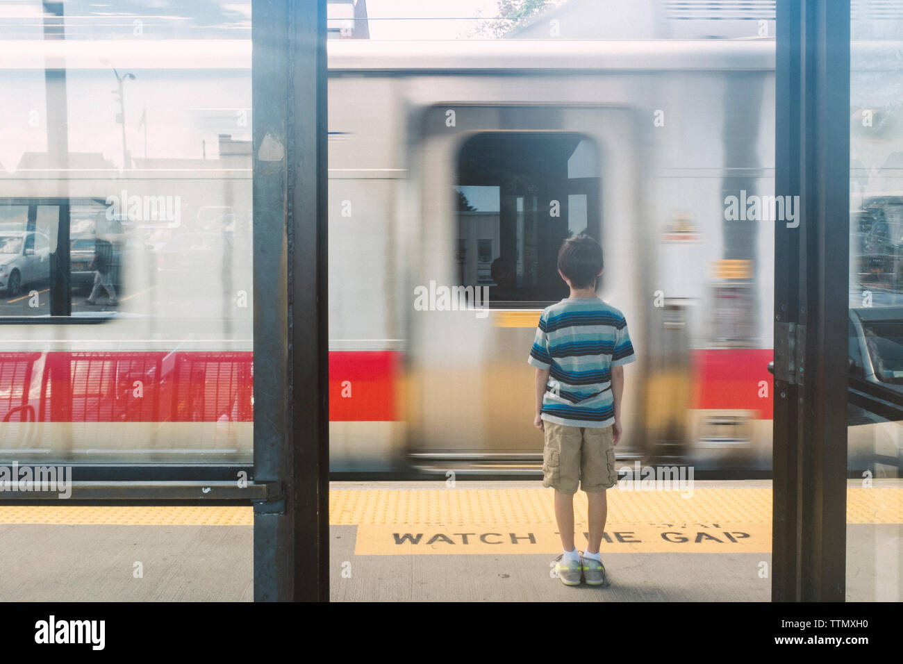 Railroad station platform hi-res stock photography and images - Alamy