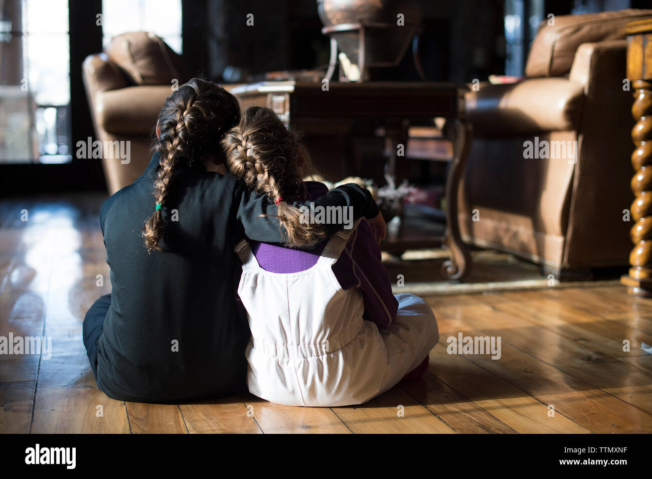 Two and females, sitting, rear hi-res stock photography and images - Alamy