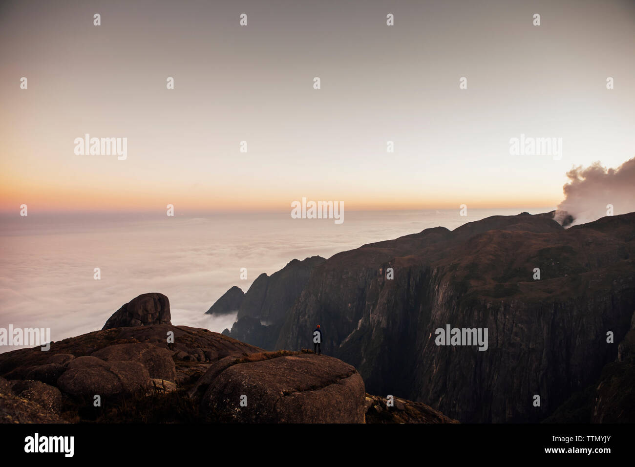 Mountains distant hi-res stock photography and images - Alamy
