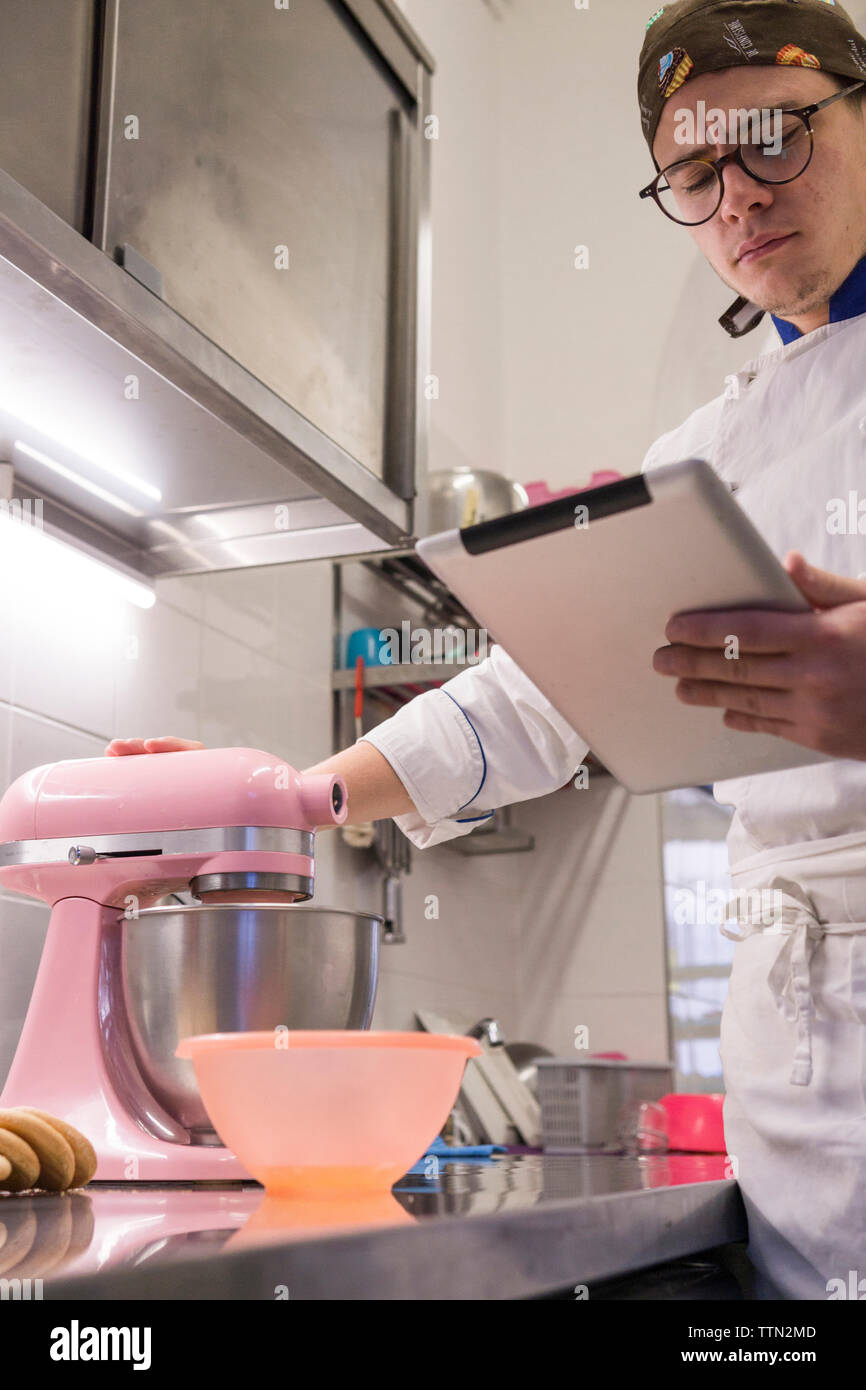 Bowls uniform hi-res stock photography and images - Alamy
