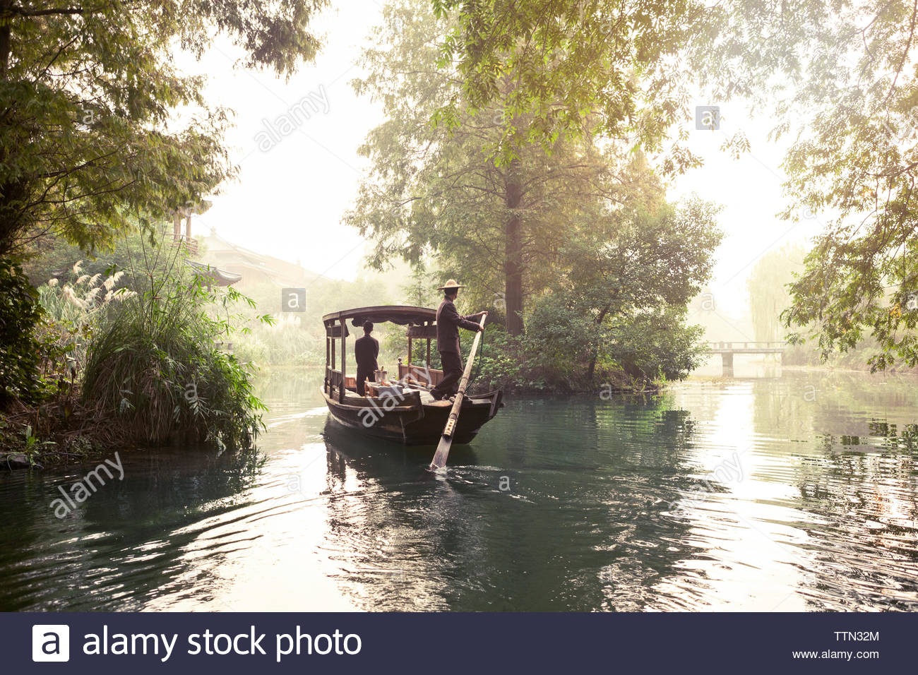 Chinese Rowing Boat High Resolution Stock Photography and Images - Alamy