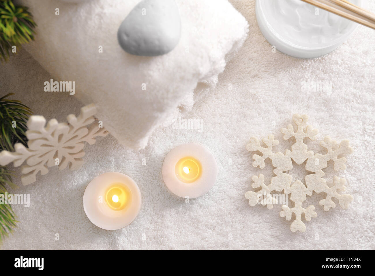 Spa treatment with Christmas decorations Stock Photo - Alamy