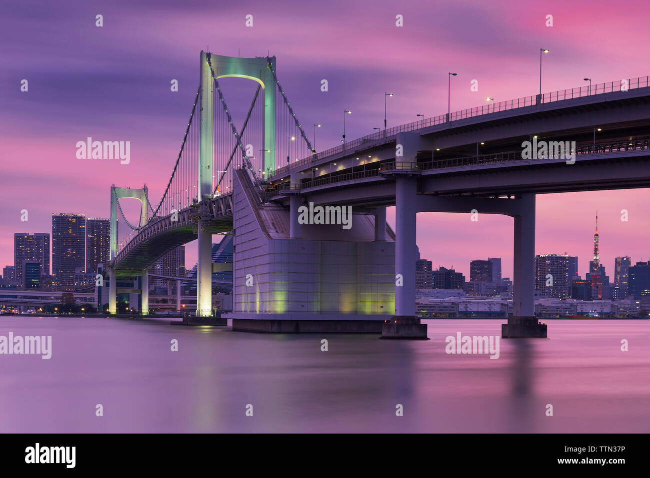 Long exposure tower bridge hi-res stock photography and images - Alamy