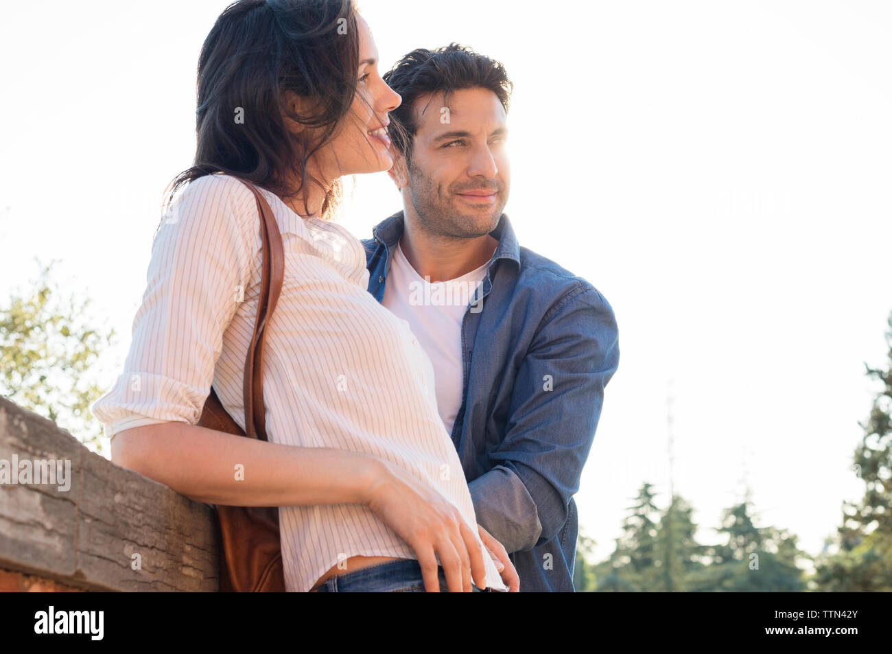 Man leaning against railing hi-res stock photography and images - Alamy