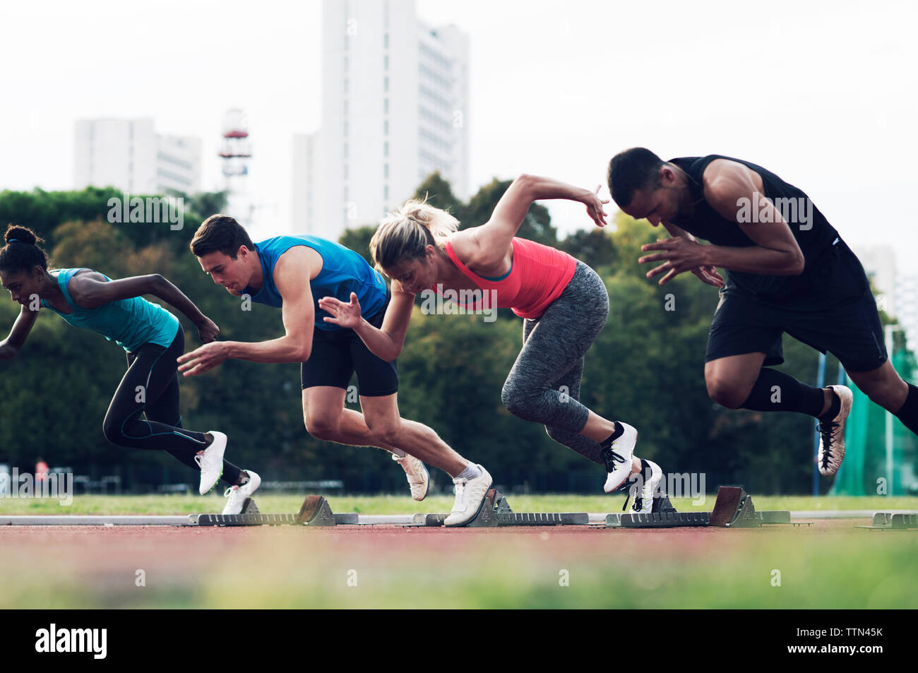 Starting blocks hi-res stock photography and images - Alamy