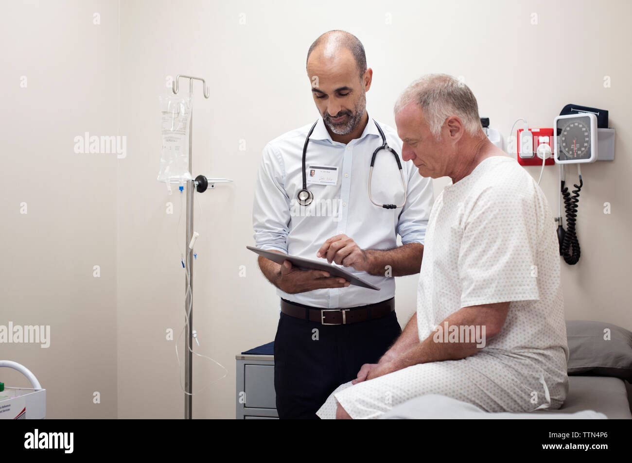 Patient sitting hi-res stock photography and images - Alamy