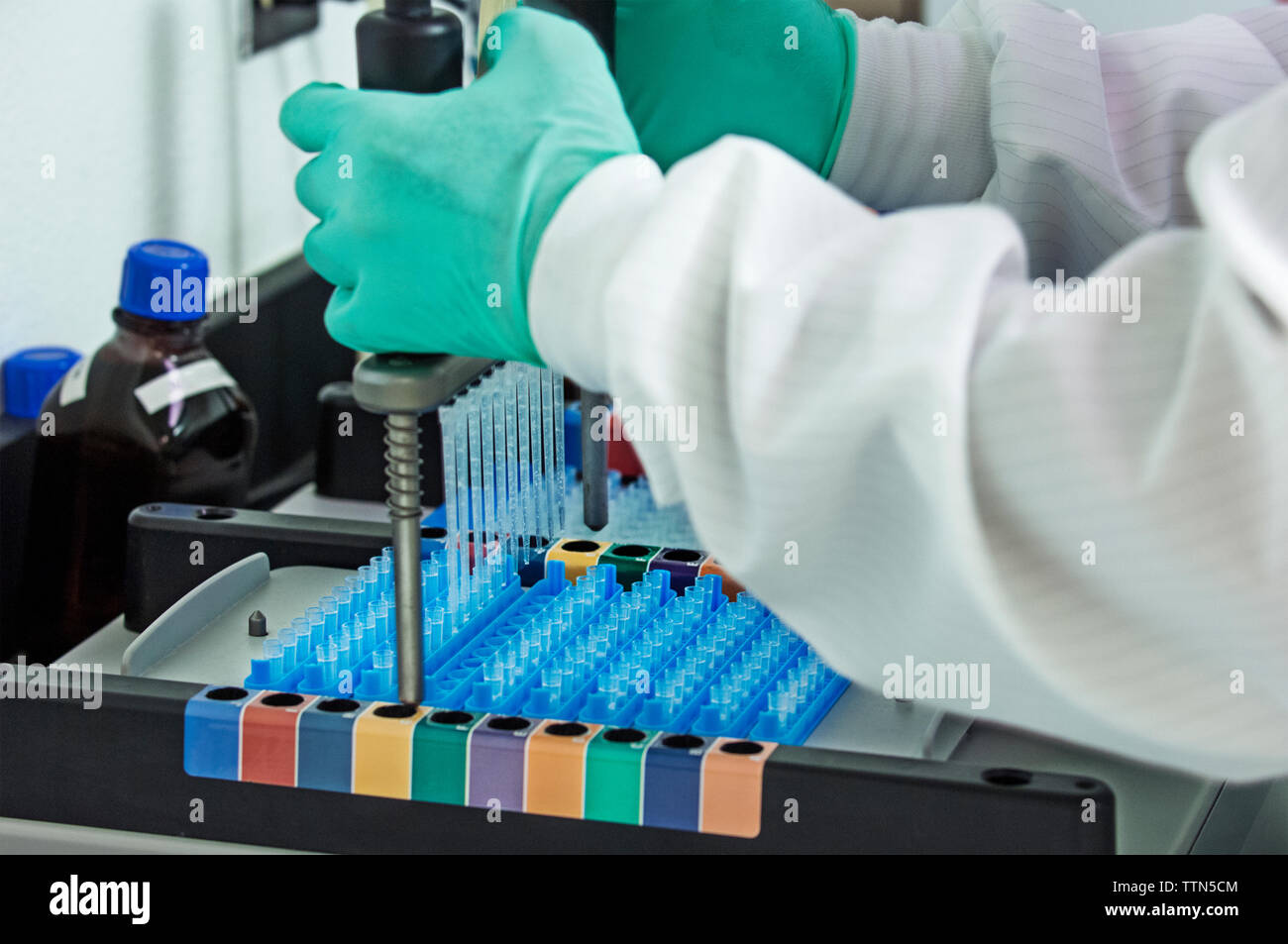 Machine sample hi-res stock photography and images - Alamy