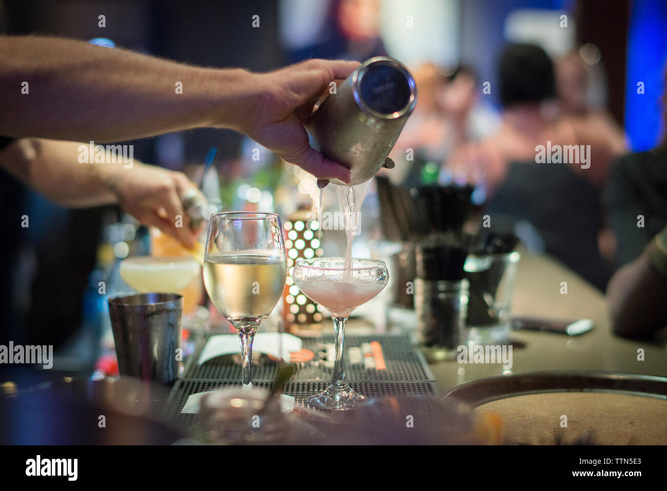 Food and drink bar counter hi-res stock photography and images - Alamy