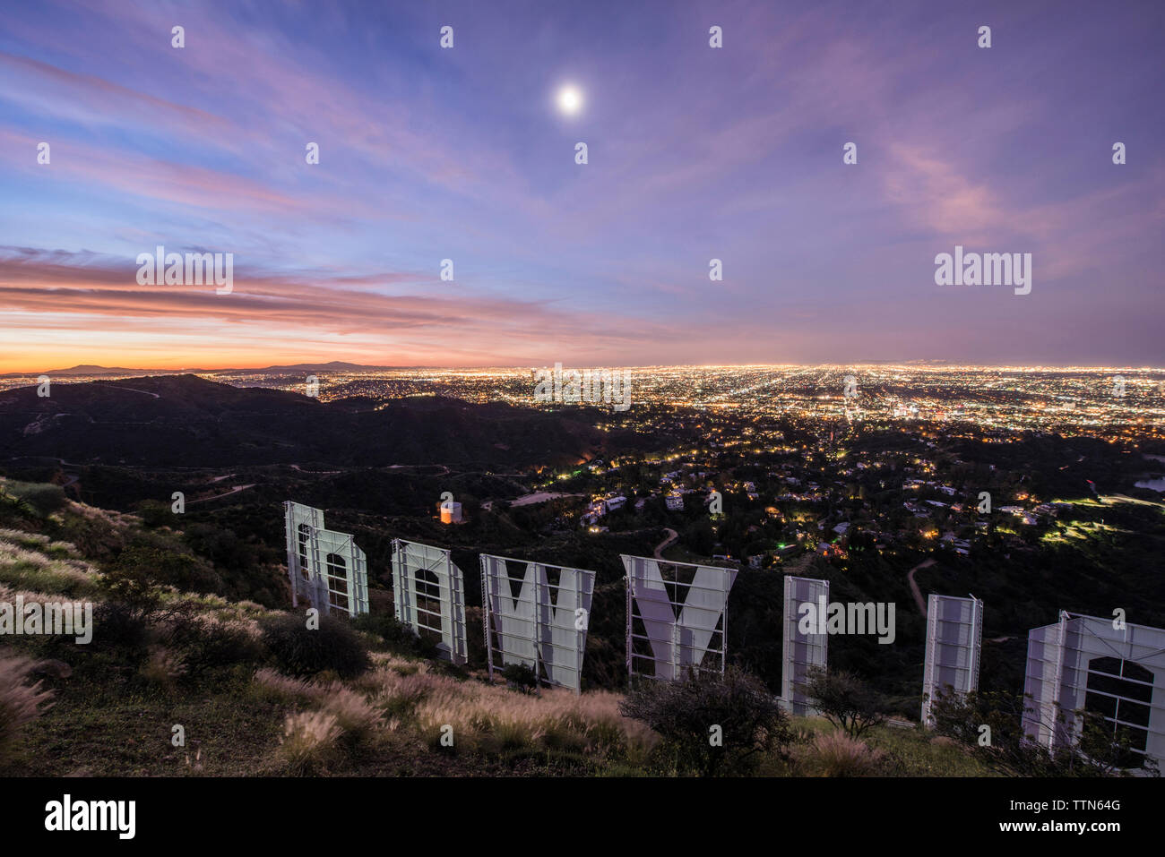 Hollywood sign letters hi-res stock photography and images - Alamy