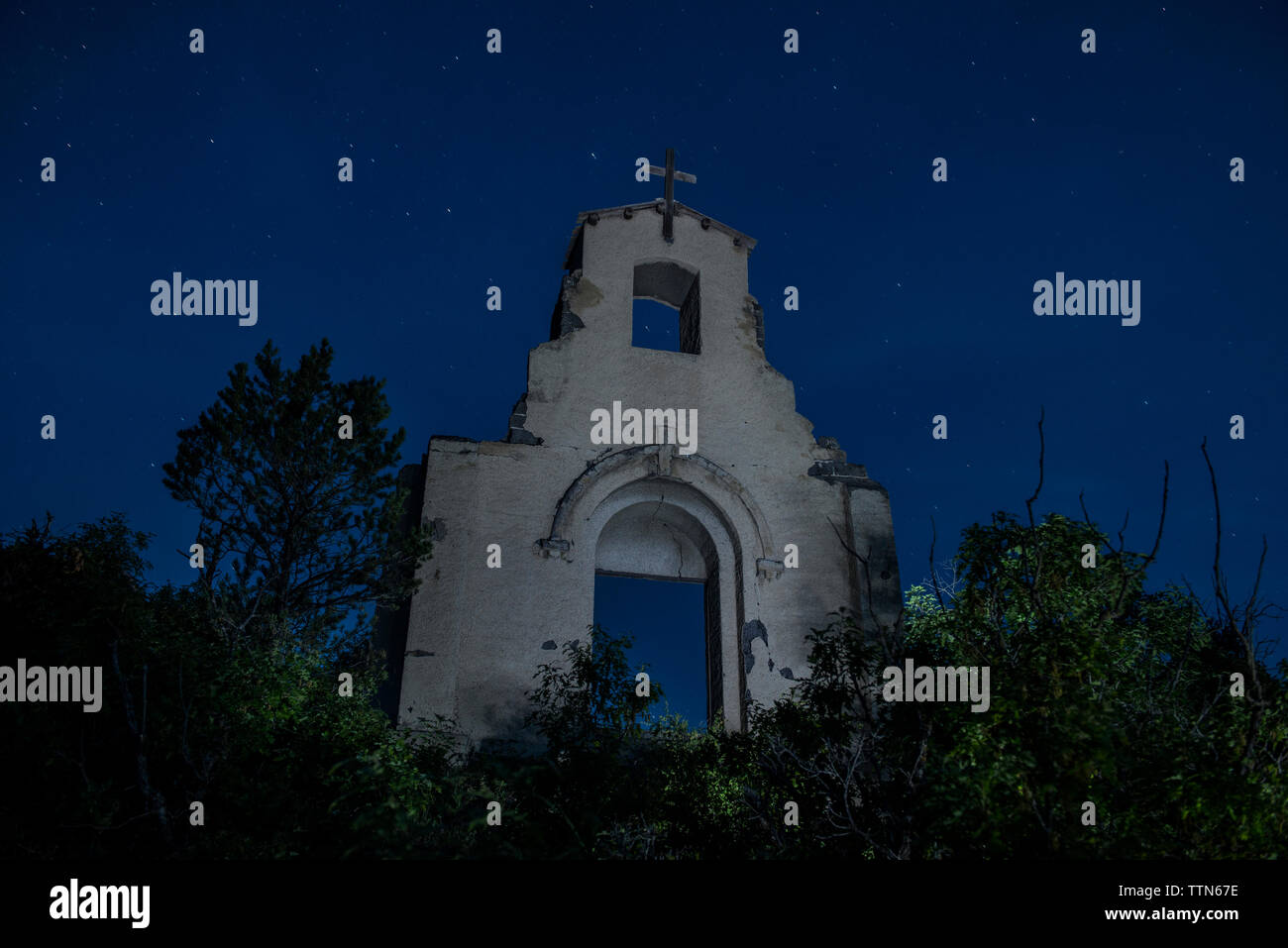 Old abandoned church hi-res stock photography and images - Alamy