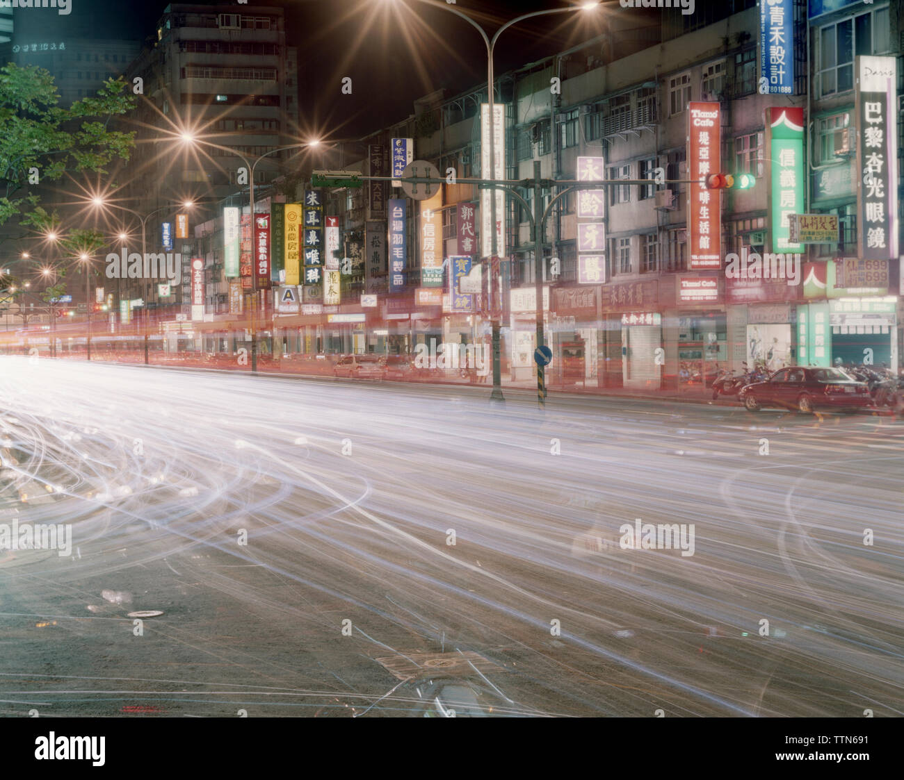Lighting in buildings hi-res stock photography and images - Alamy