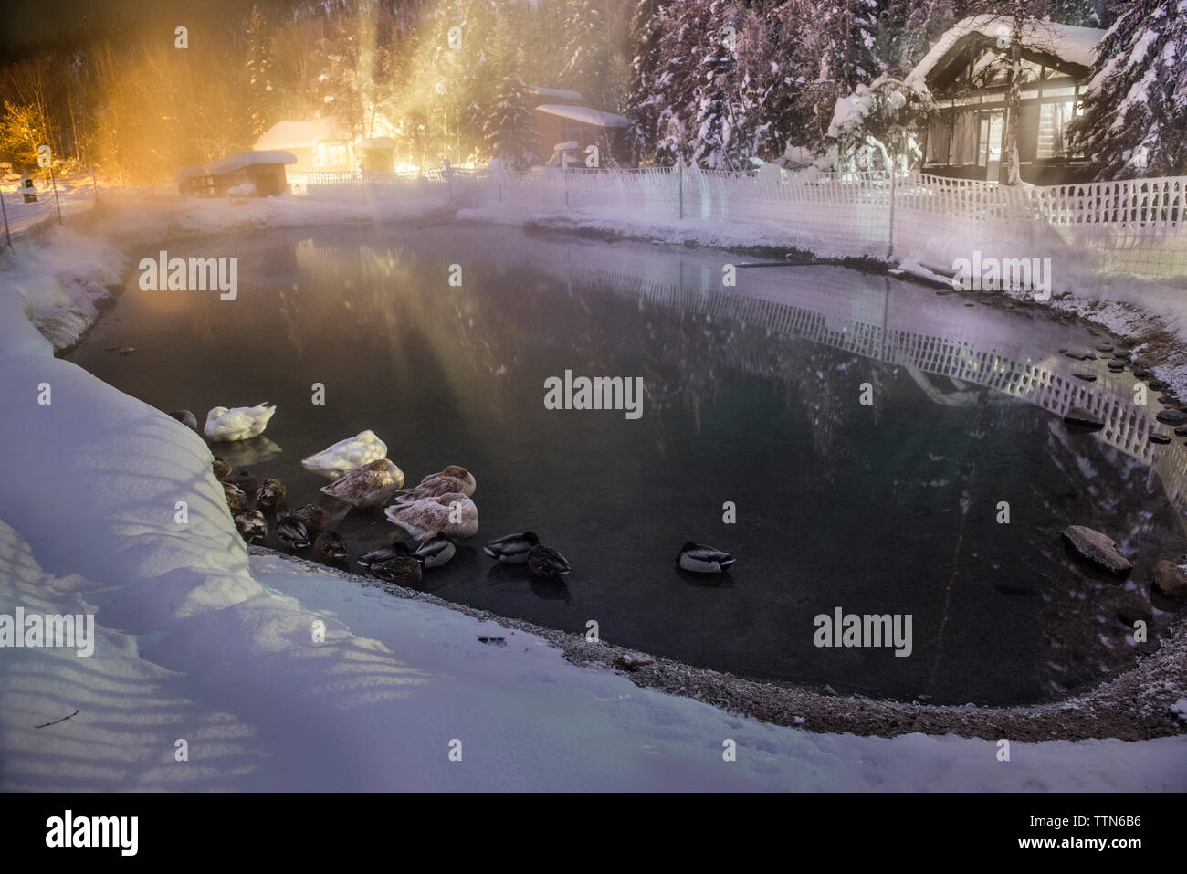 Spring temperature hi-res stock photography and images - Alamy