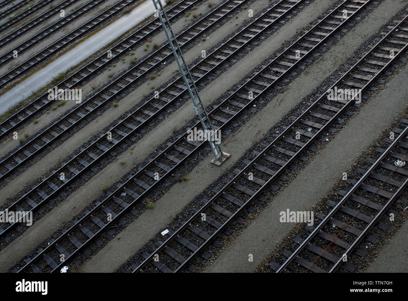 Parallel railroad tracks hi-res stock photography and images - Alamy