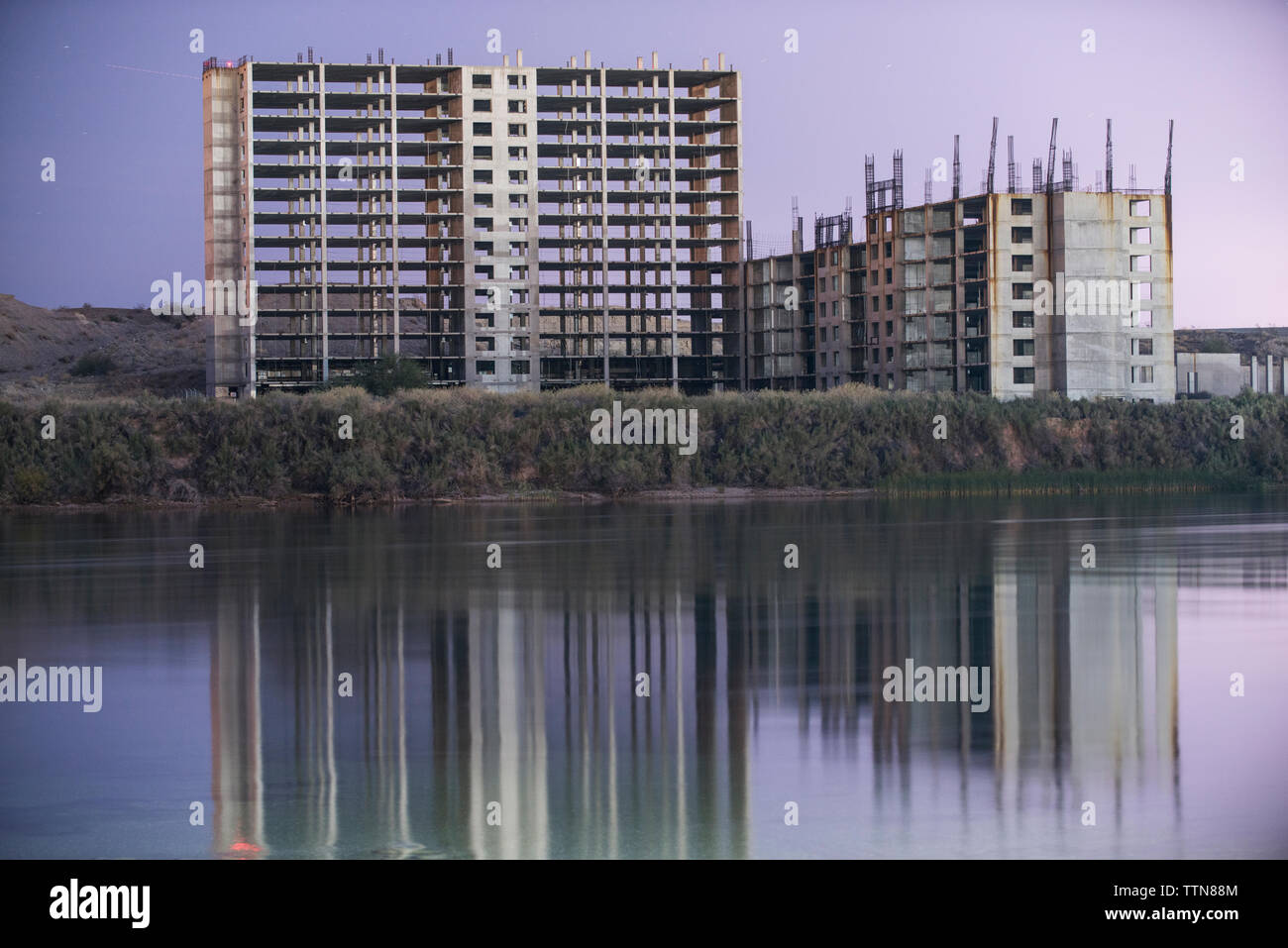 Incomplete buildings hi-res stock photography and images - Alamy