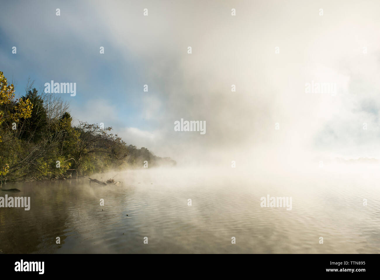 Ohio river fog hi-res stock photography and images - Alamy