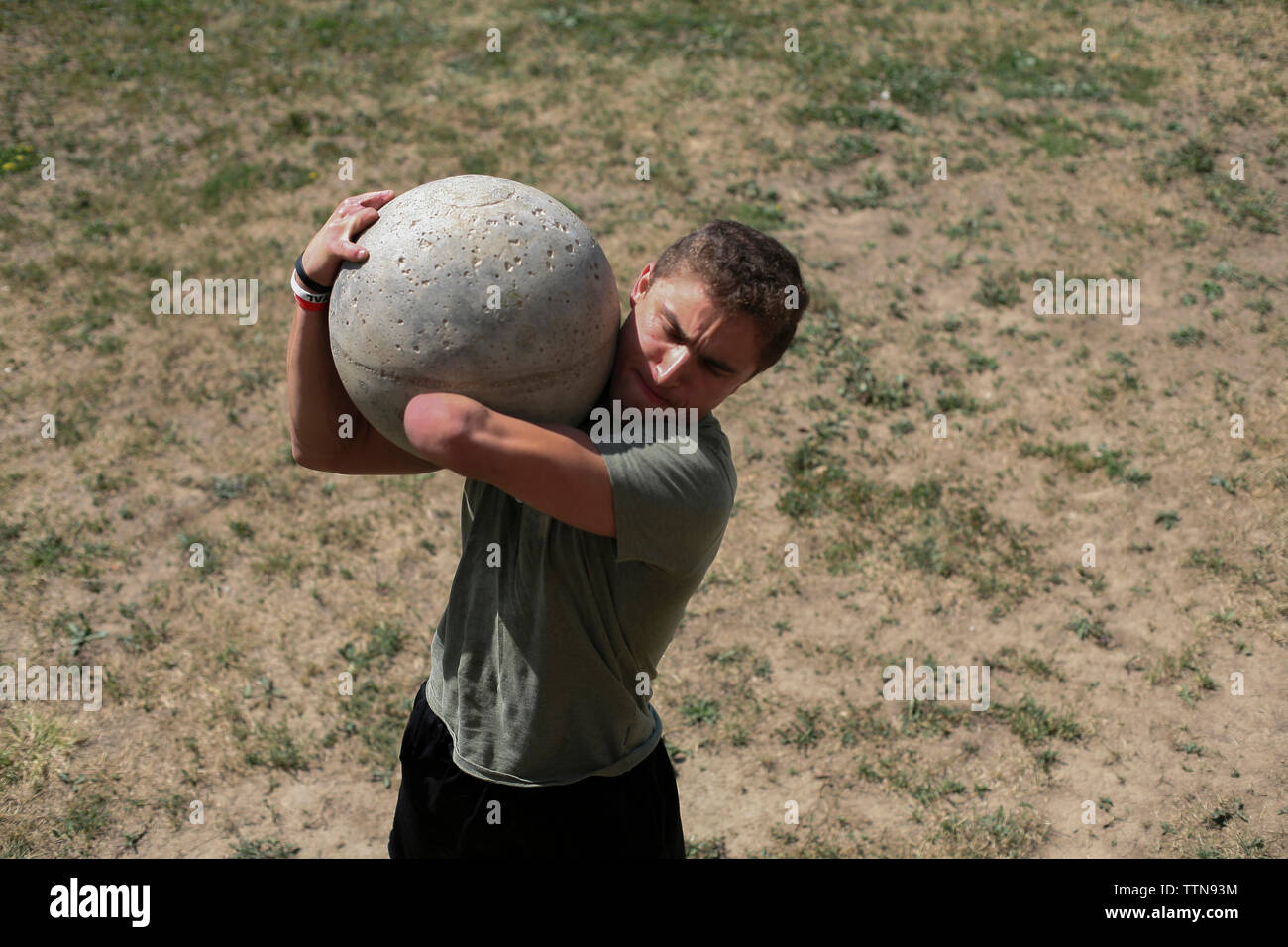 Stone weights hi-res stock photography and images - Alamy