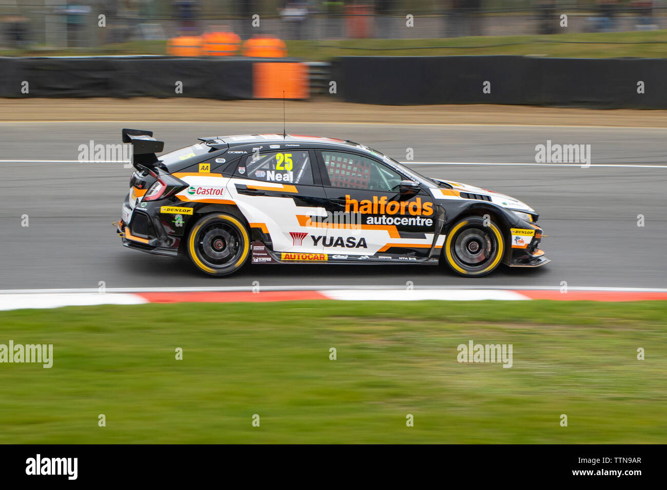 Hands Civic Type R on track, British Touring Car Championship (BTCC ...