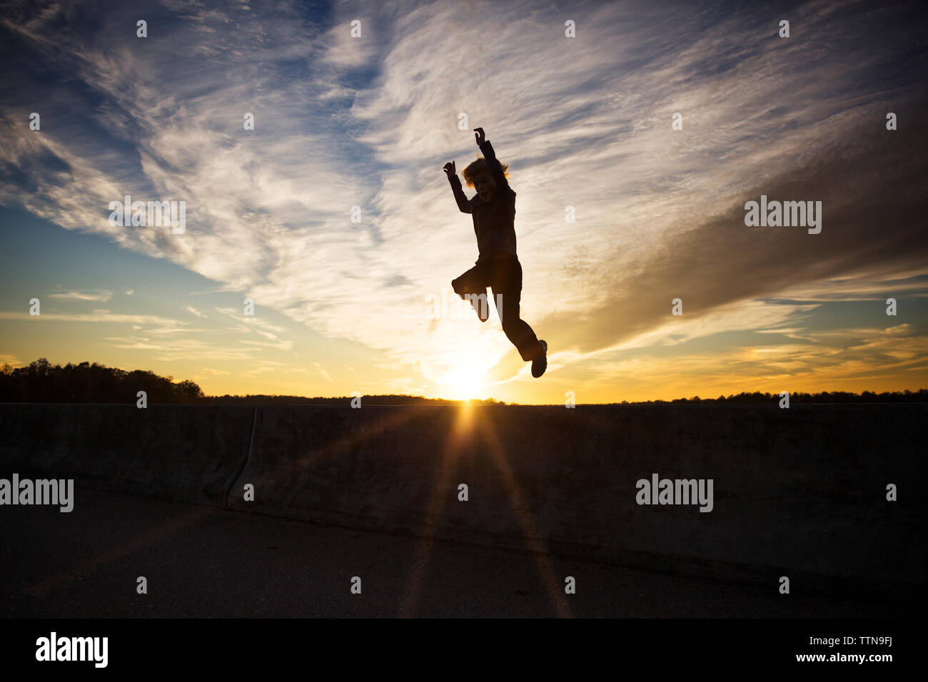 Jumping from the wall hi-res stock photography and images - Alamy