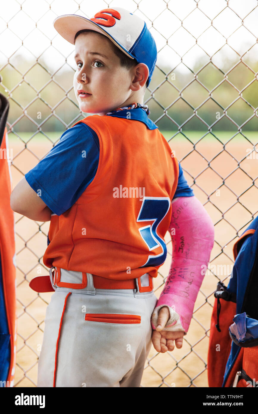 Broken arm hi-res stock photography and images - Alamy