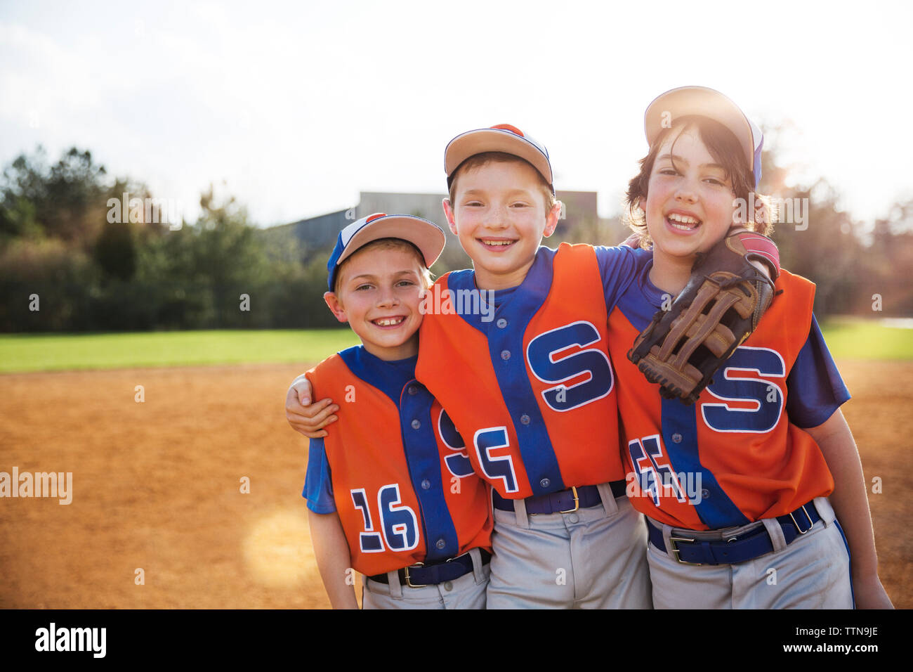 Boys baseball uniforms hi-res stock photography and images - Alamy