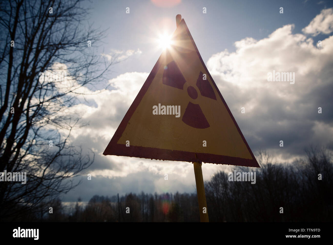 Radioactive warning symbol hi-res stock photography and images - Alamy