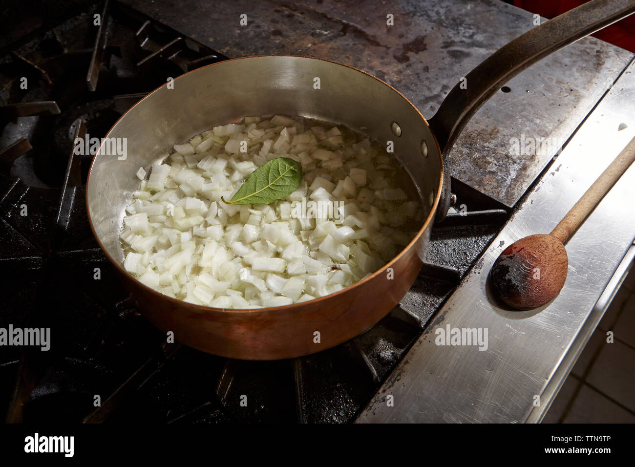 Onions in cooking pan Stock Photo - Alamy
