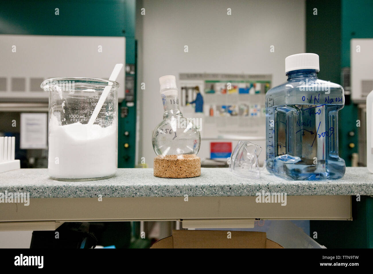 Chemical laboratory flask on hi-res stock photography and images - Alamy