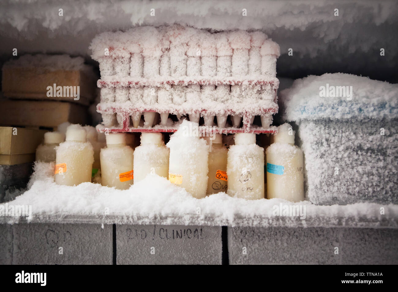 Deep tubes hi-res stock photography and images - Alamy