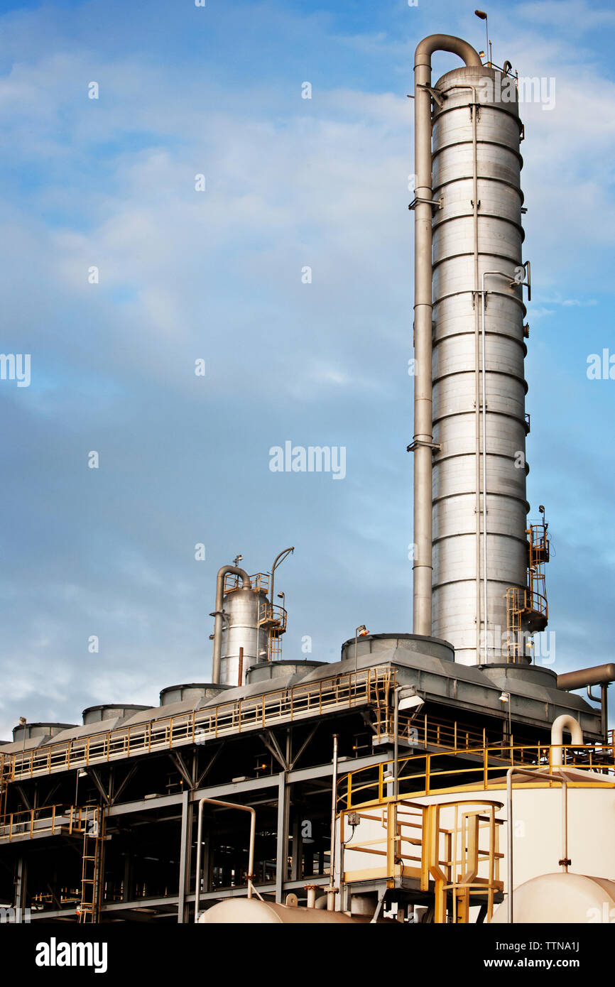 Chemical plant exterior hi-res stock photography and images - Alamy