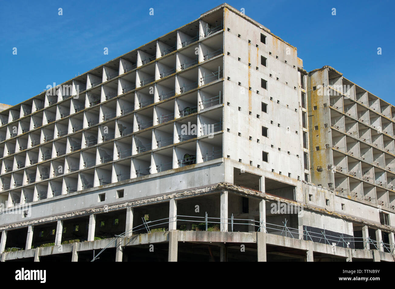 Gutted building structure hi-res stock photography and images - Alamy