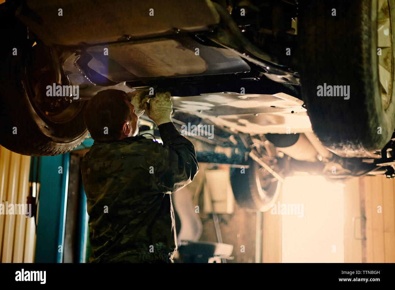 Repairing auto tires hi-res stock photography and images - Alamy