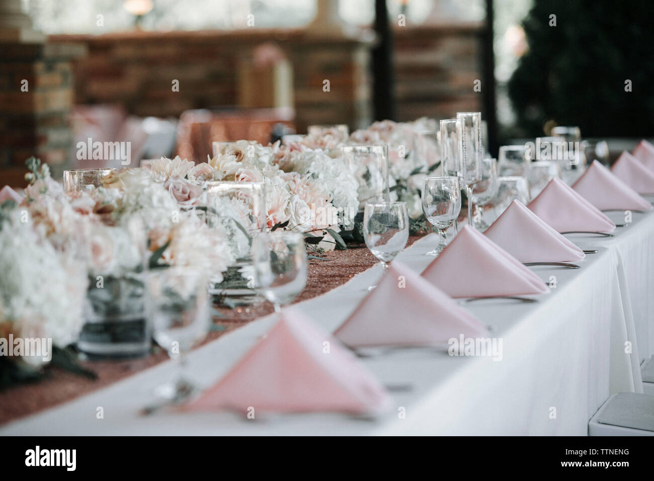 Place setting on table hi-res stock photography and images - Alamy