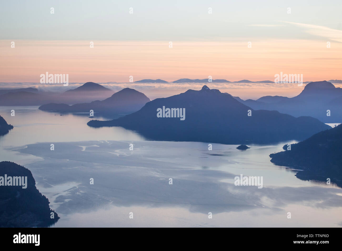 Howe sound aerial hi-res stock photography and images - Alamy