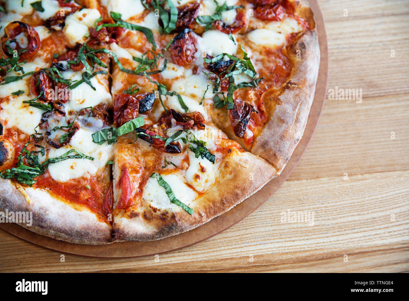 Pizza table hi-res stock photography and images - Alamy