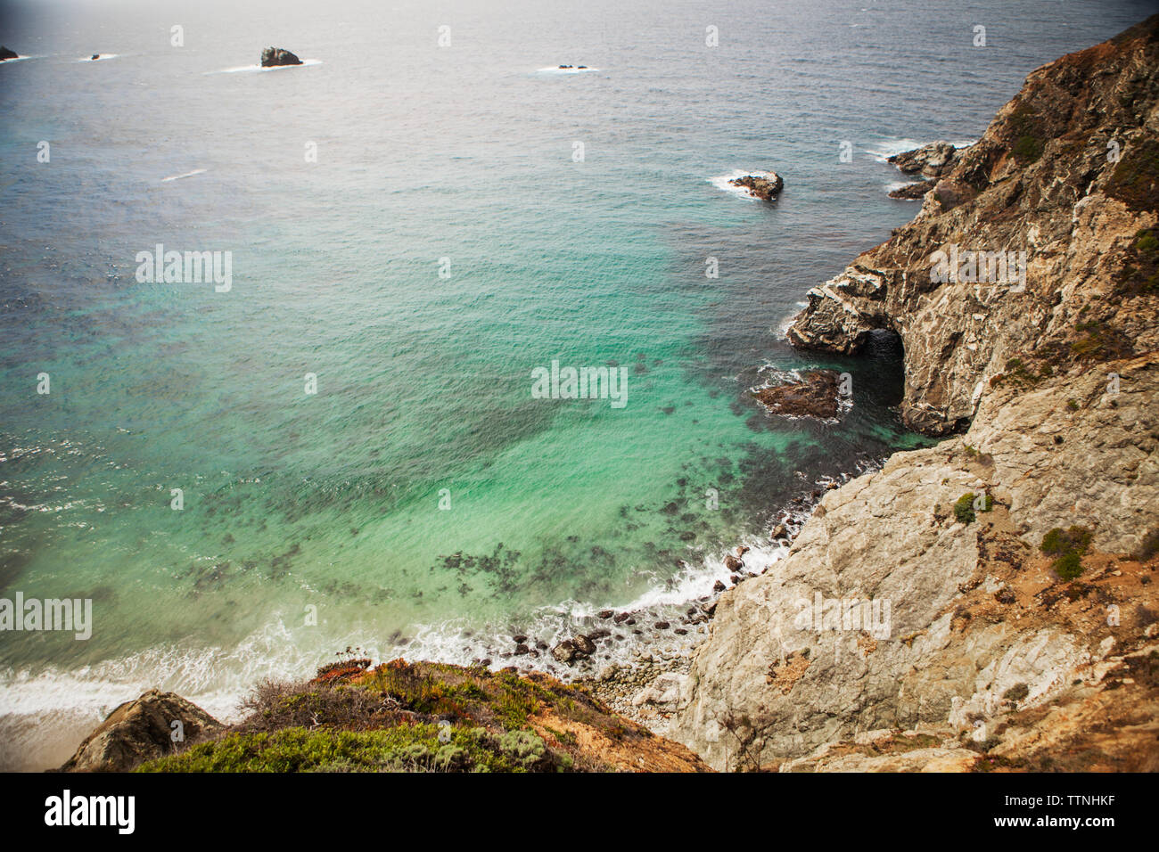 Rock formations turquoise water hi-res stock photography and images - Alamy
