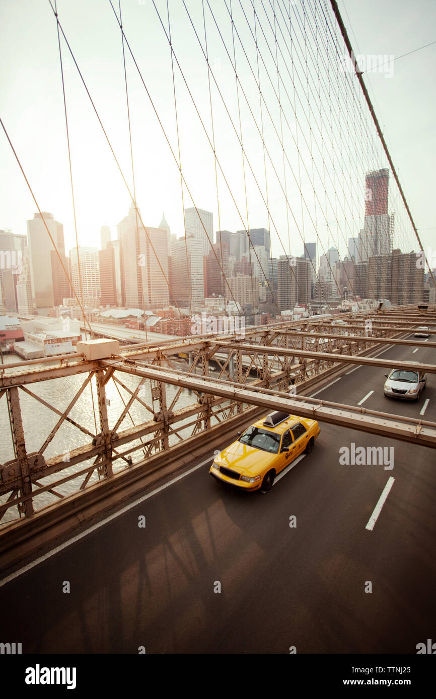 Brooklyn bridge cars hi-res stock photography and images - Alamy