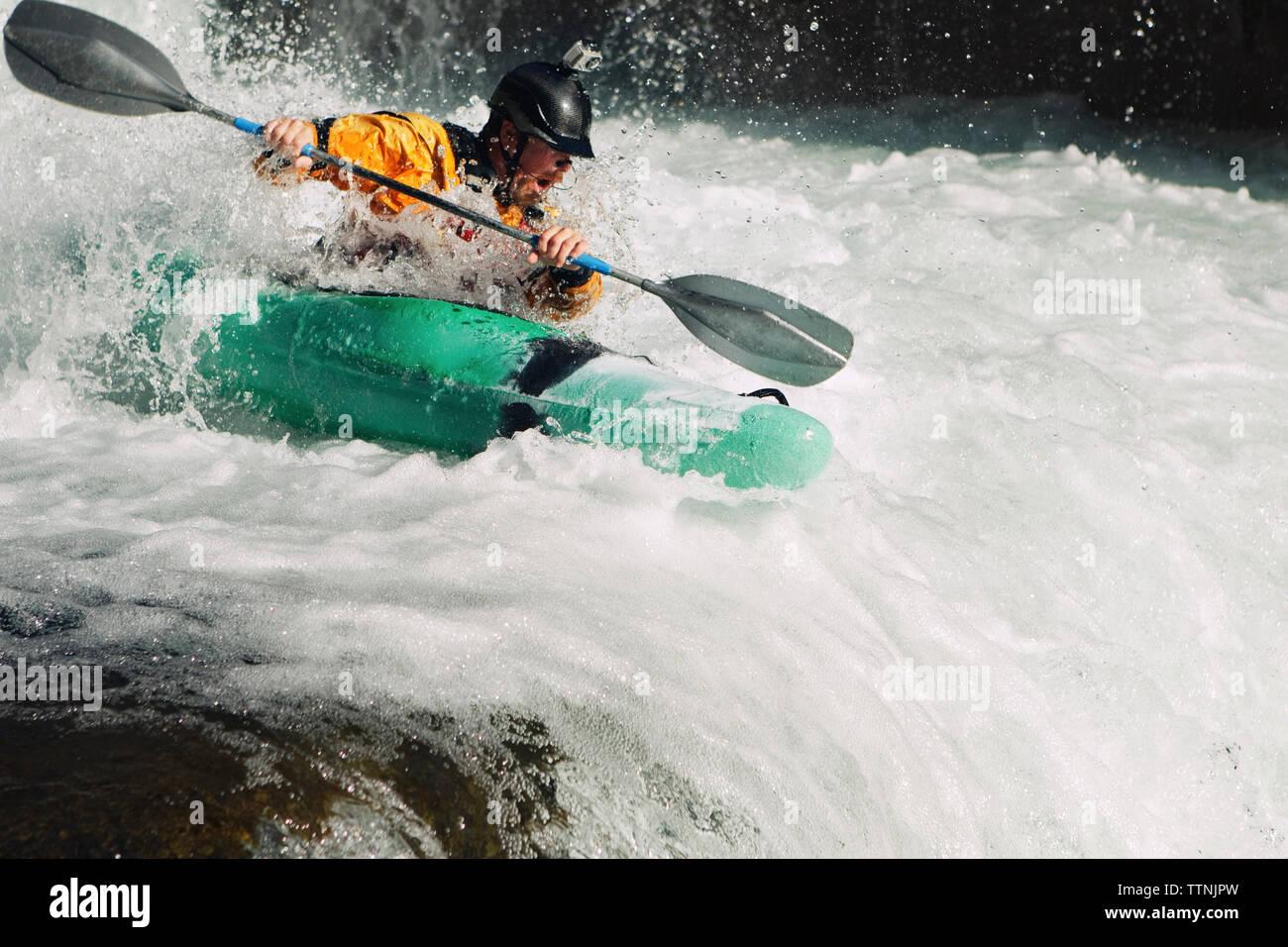 Rapids kayak waterfall hi-res stock photography and images - Alamy