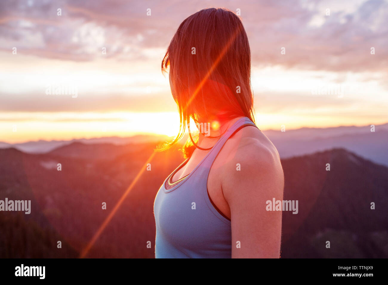Shoulder range hi-res stock photography and images - Alamy