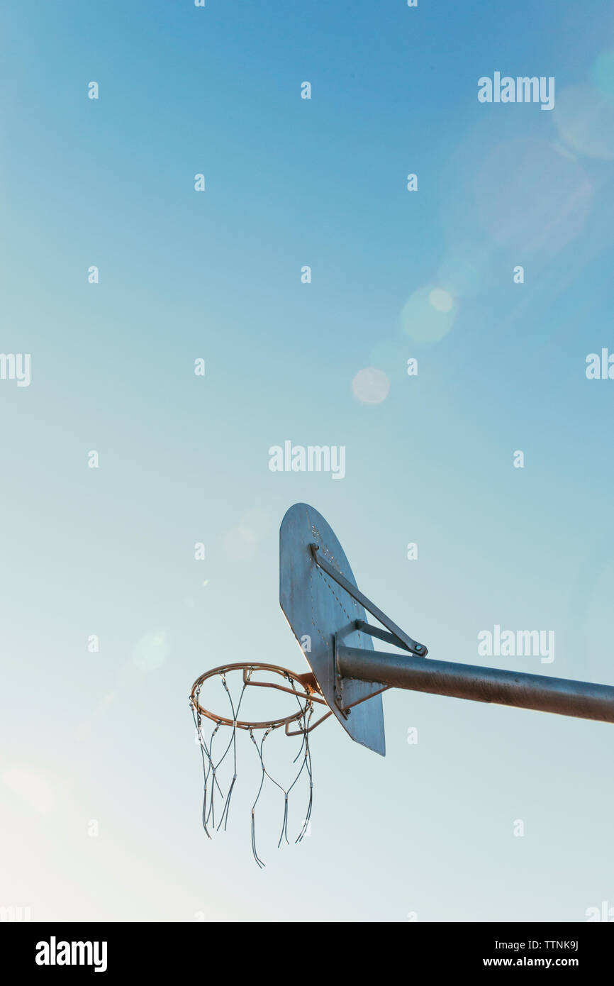 Basketball hoop damaged hi-res stock photography and images - Alamy