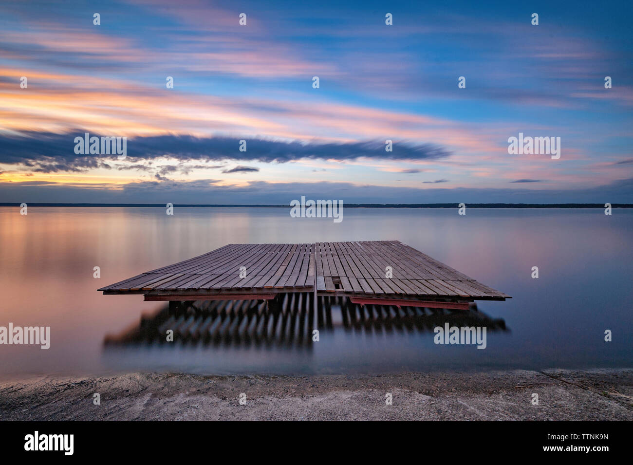 Wooden raft hi-res stock photography and images - Alamy
