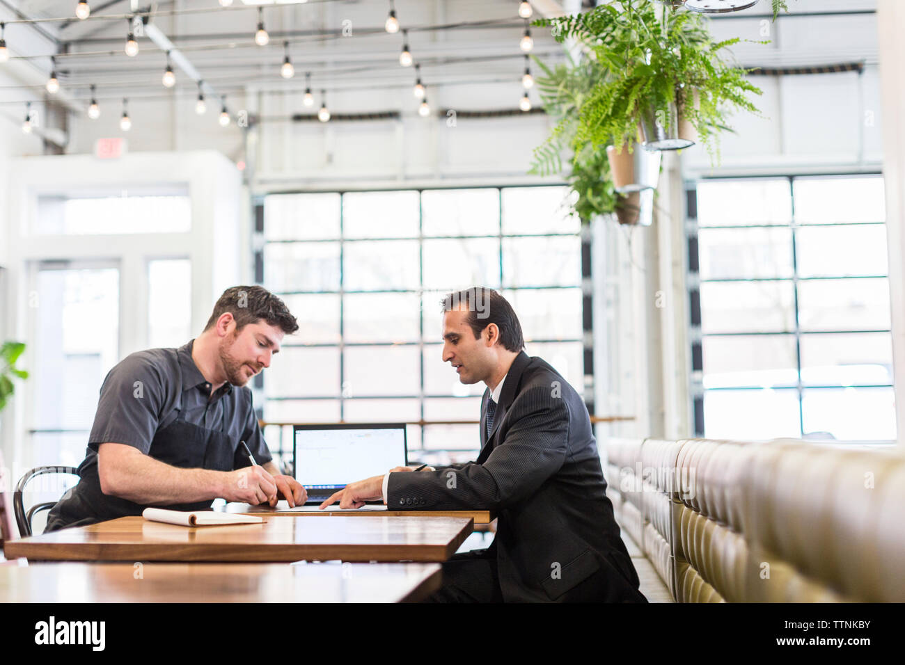 Mature male professional chef hi-res stock photography and images - Alamy