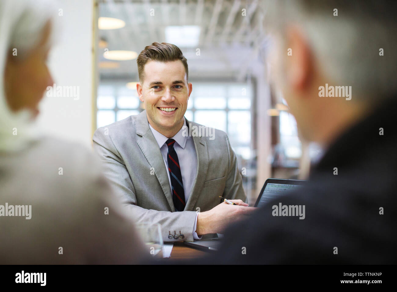 Explaining laptop hi-res stock photography and images - Alamy